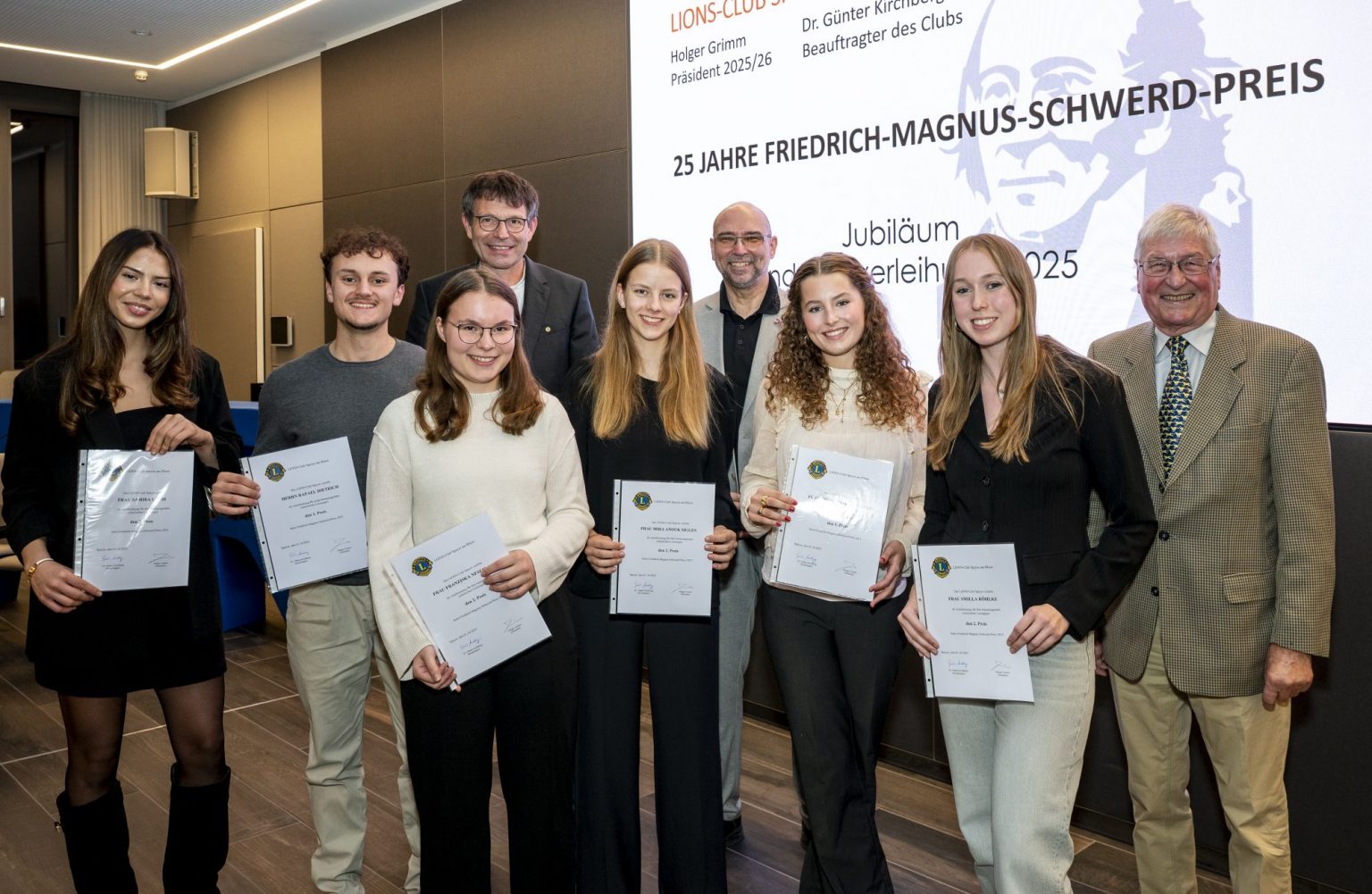 Franziska Nesemann mit Schwerd-Preis geehrt – Gymnasium am Kaiserdom